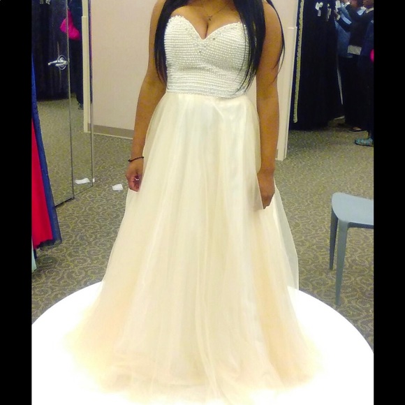 Cecily Brown | Dresses | Cecily Brown M Prom Dress | Poshmark